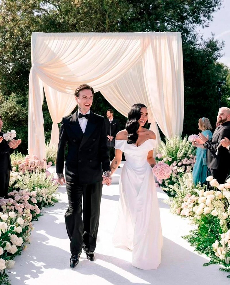 Demi Lovato se casa con Jordan Lutes: ella lució un Vivienne Westwood ...