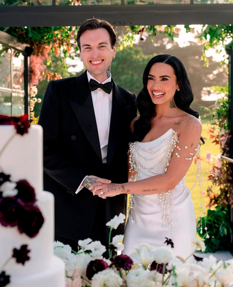 Demi Lovato se casa con Jordan Lutes: ella lució un Vivienne Westwood ...